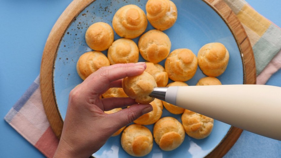 Profiterol cu cremă de vanilie - Idei de retete