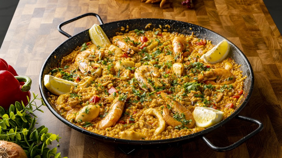 Paella cu pui si fructe de mare - Idei de retete