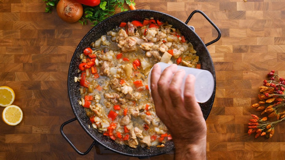 Paella cu pui si fructe de mare - Idei de retete