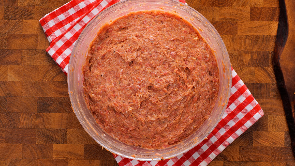 Mititei, pastă de mici făcută natural în casă - Idei de retete