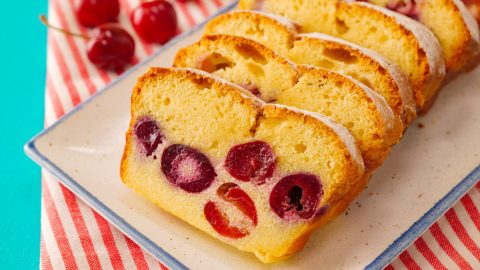 Chec cu cremă de brânză și cireșe - Idei de retete