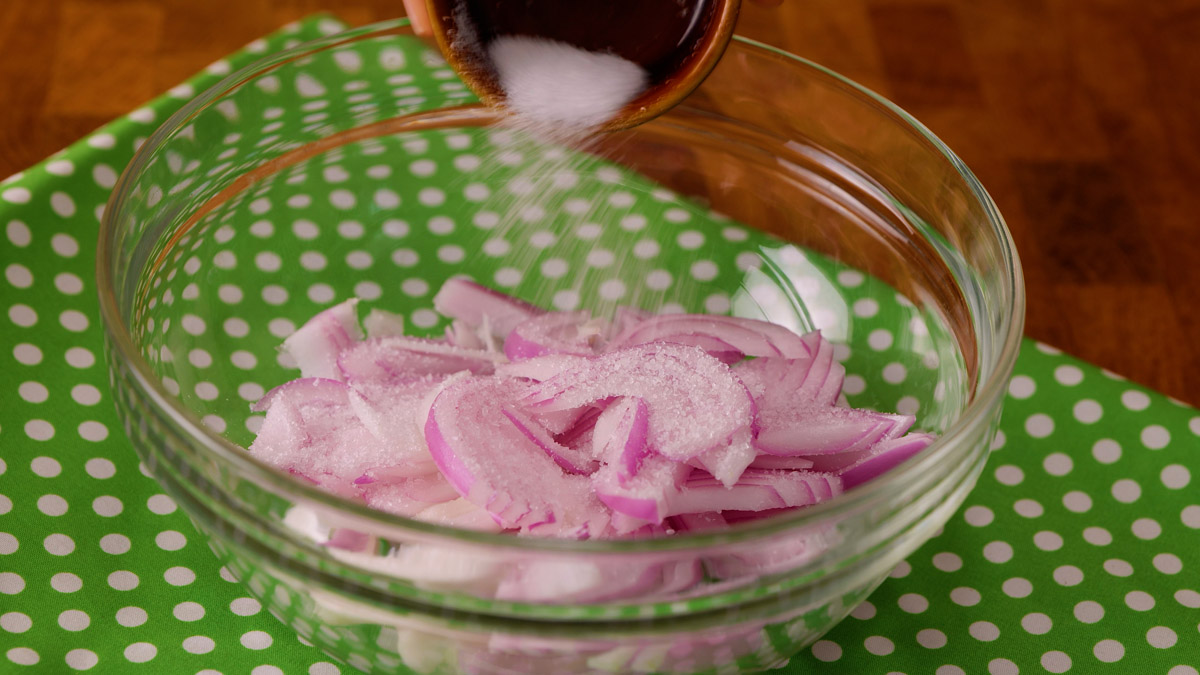 Salată de cartofi cu ceapă roșie - Idei de retete